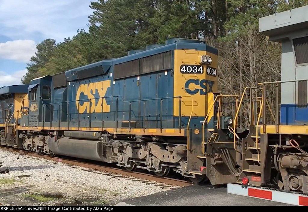 CSX 4034 runs fourth